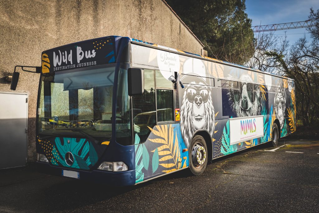 « Wild-Bus », le bus de la jeunesse - La Vie Economique